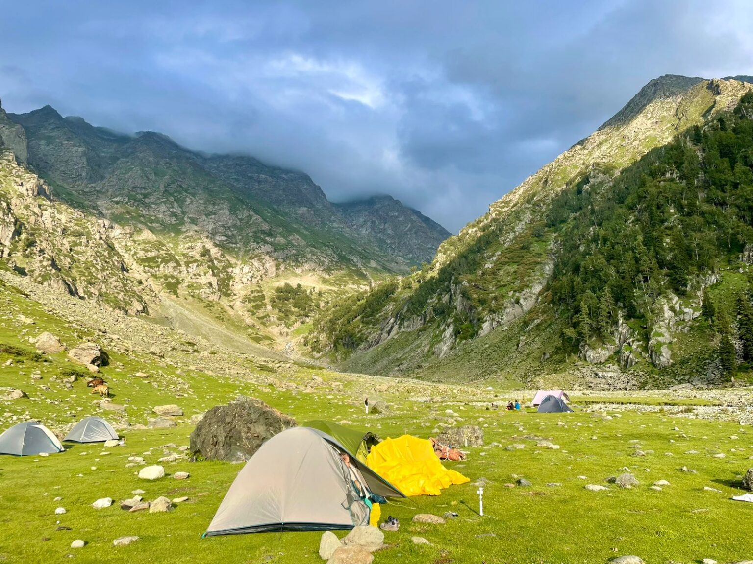 Tulian Lake Trek - trekkersofasia